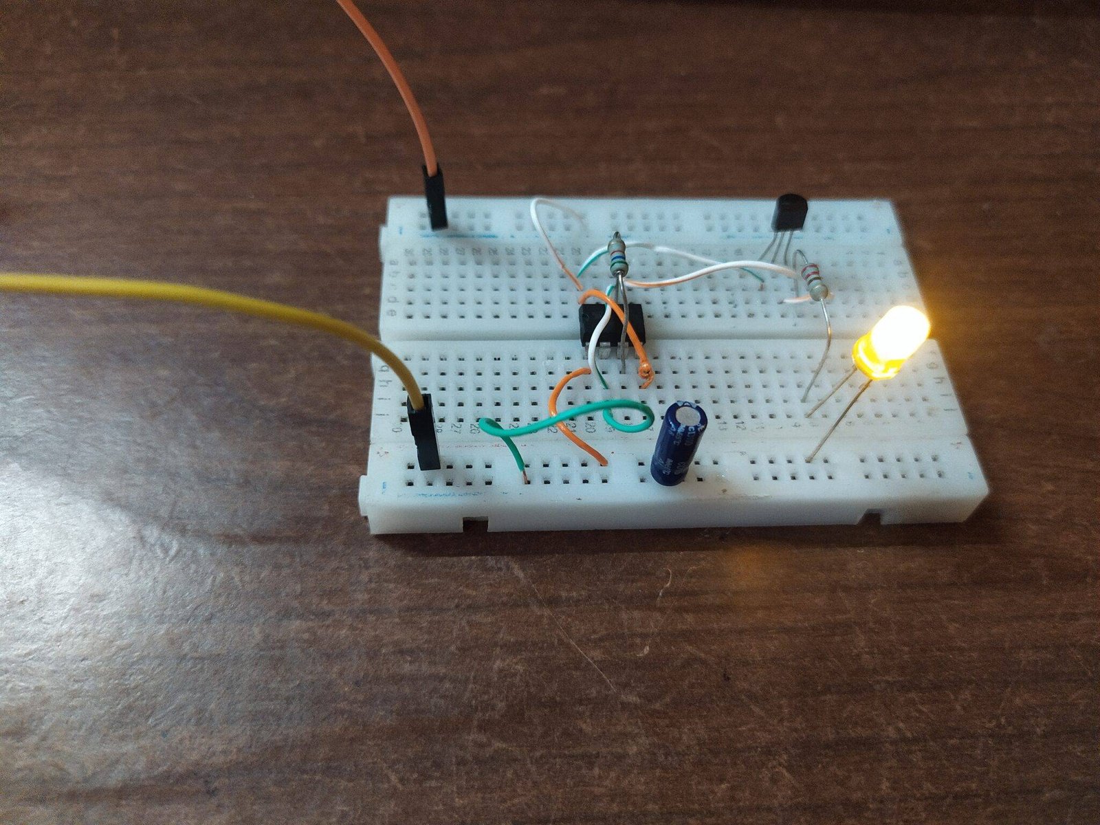 LED Brightness Control using Potentiometer| LED Fade | 555 timer project