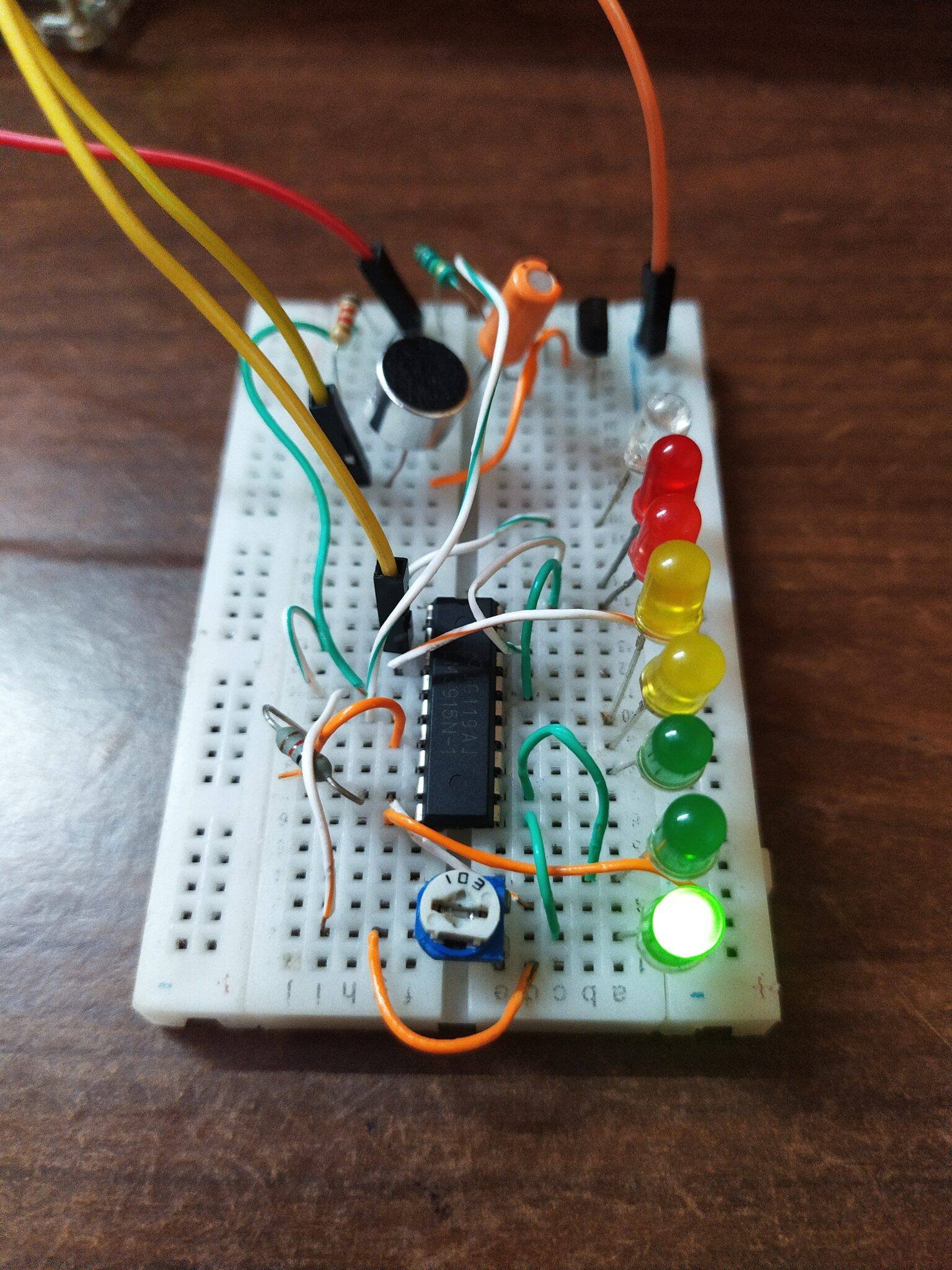 RGB VU Meter Using LM3915 IC - Techatronic